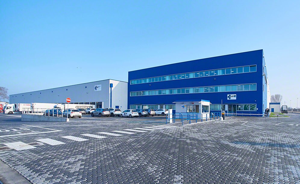 La bodega del operador 3PL Bomi Group en Italia - Mecalux.com.co