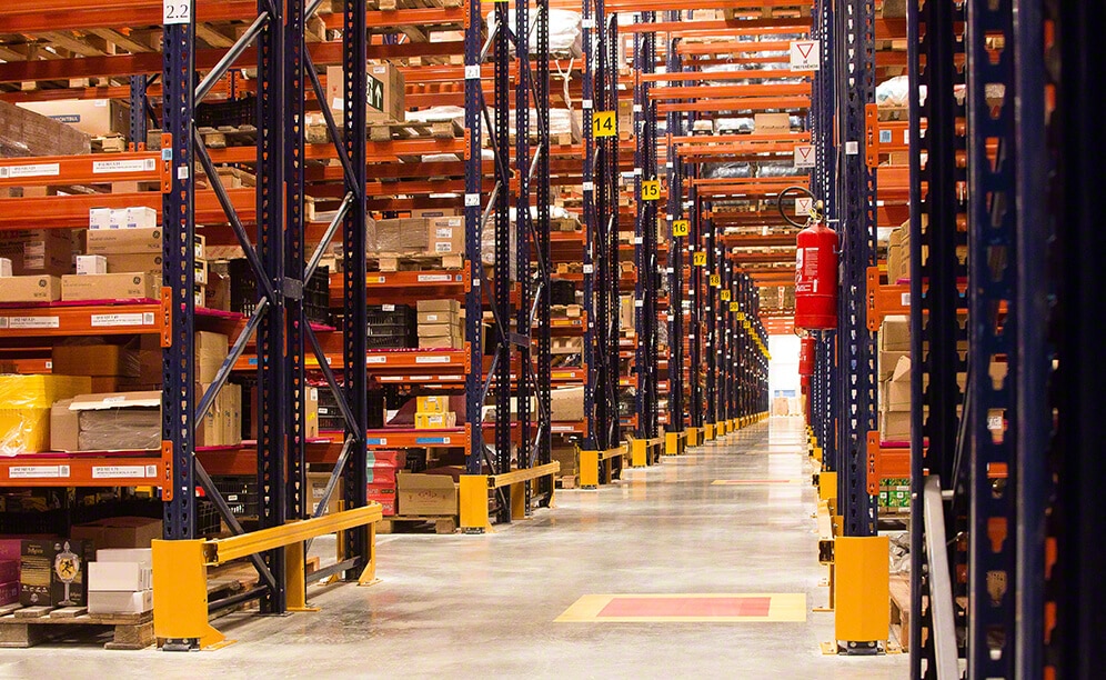 La bodega del mayorista Bartofil en Brasil - Mecalux.com.co