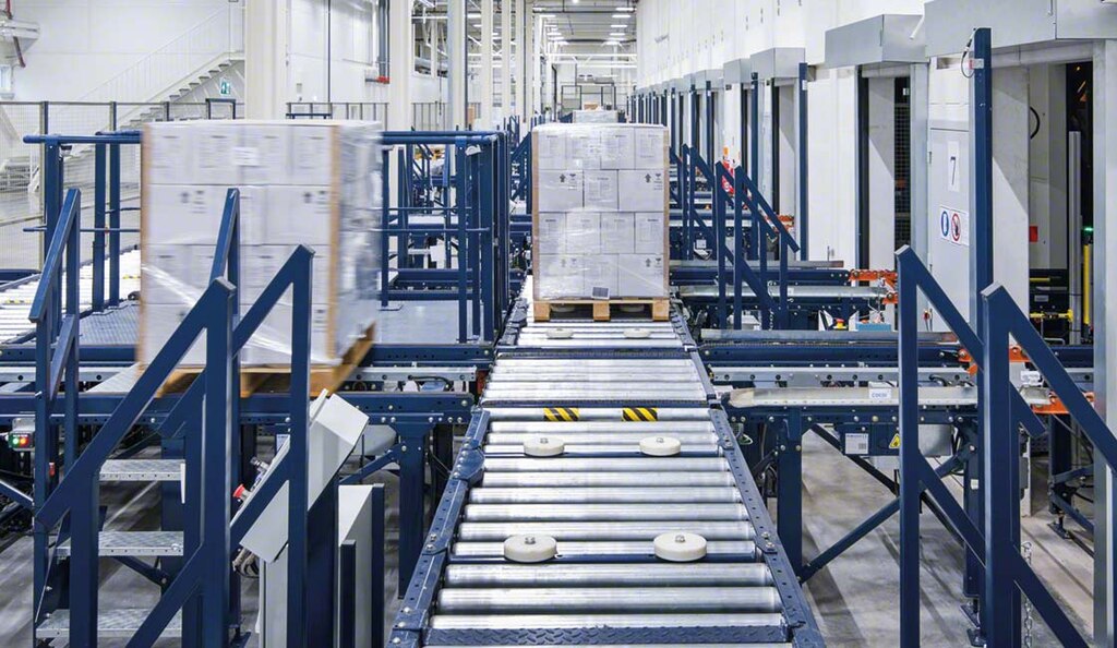 Robots de almacén: tipos y ventajas - Mecalux.com.co