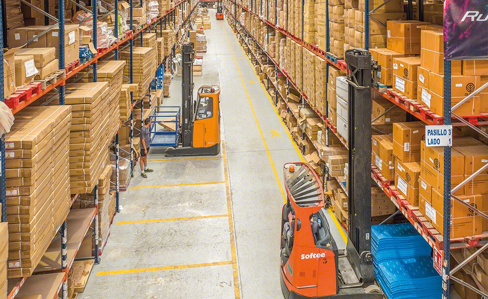 Jim Sports digitaliza su bodega de material deportivo - Mecalux.com.co